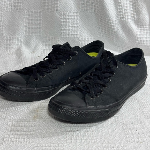 Converse | Shoes | Rare Converse Black Chuck Taylor All Star 2 Mens ...